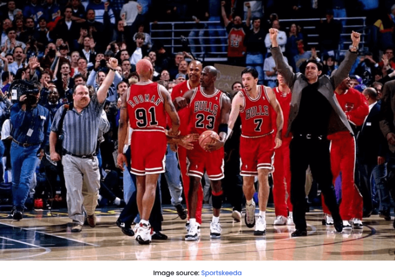 5 Teamwork Stories that Inspire Growth (+Lessons Learned)